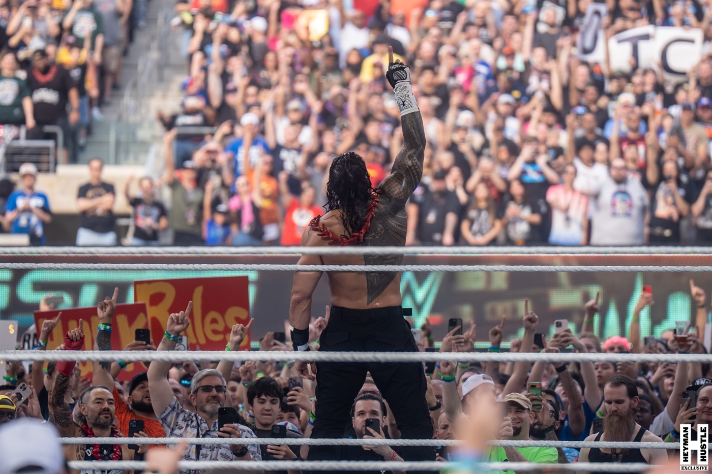 EXCLUSIVE! KIMBERLASSKICK’S PHOTO DIARY OF ROMAN REIGNS & JEY USO VS ...