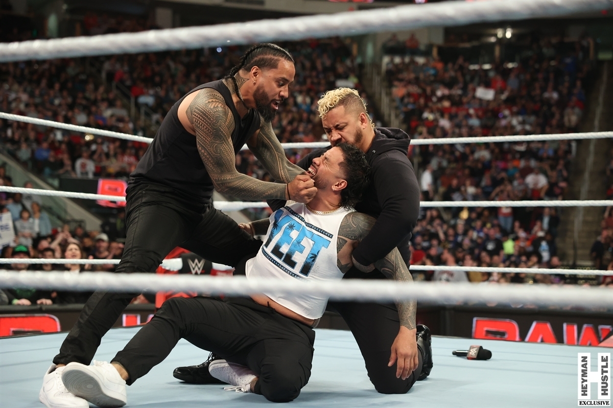 EXCLUSIVE PHOTOS OF THE EPIC CONFRONTATION AS JEY AND JIMMY USO MEET IN THE MIDDLE OF THE RING ...