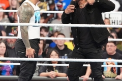 EXCLUSIVE PHOTOS OF THE EPIC CONFRONTATION AS JEY AND JIMMY USO MEET IN ...