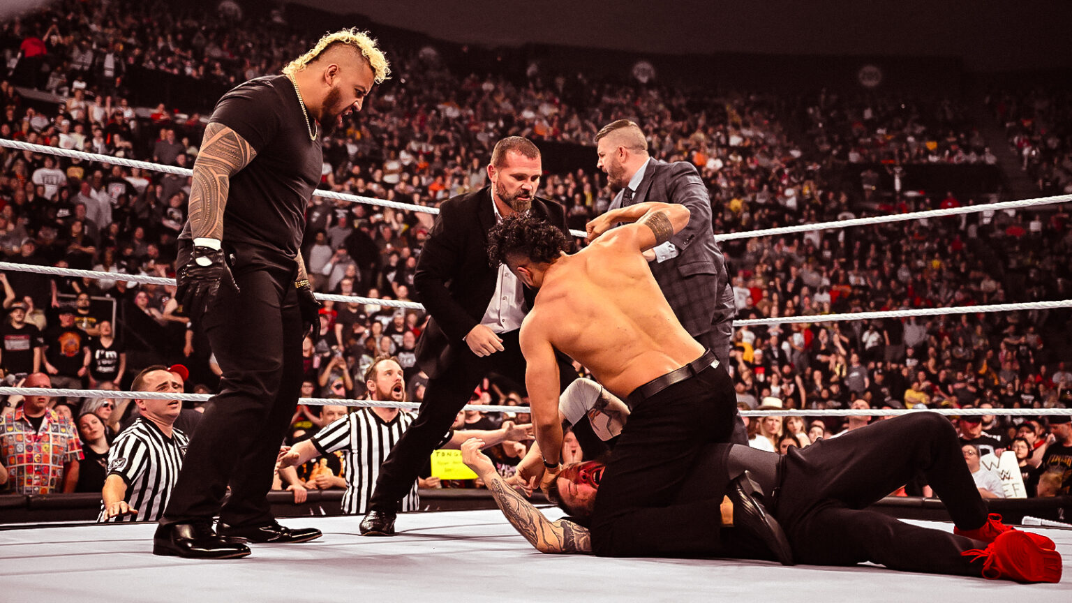 WWE – Heyman Hustle