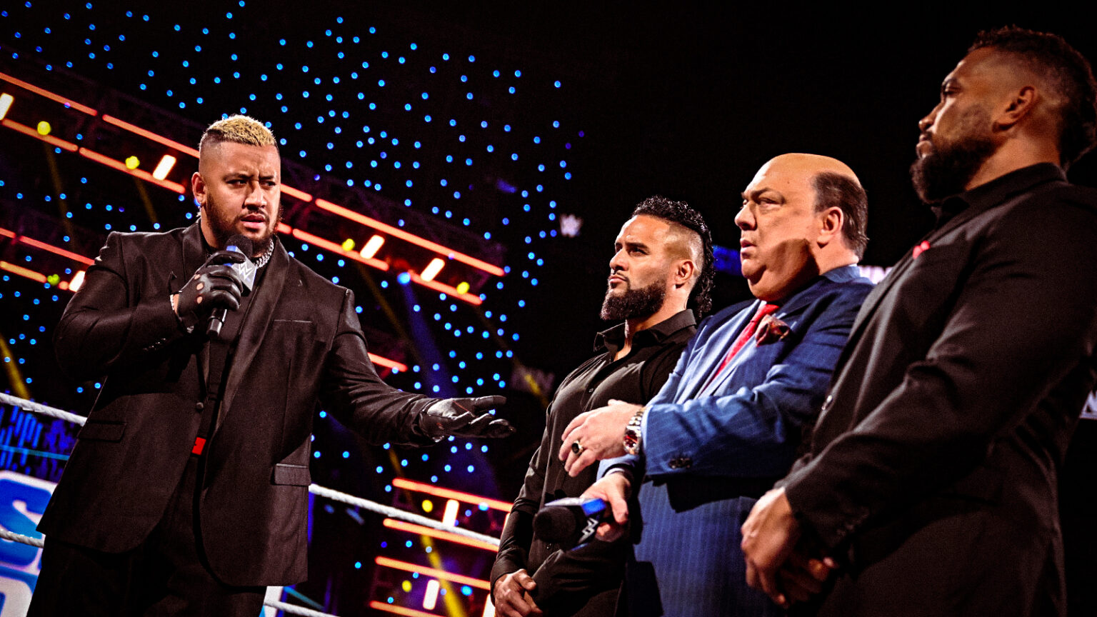 UNTIL ROMAN REIGNS COMES BACK, SOLO SITS AT THE HEAD OF THE TABLE. AND ...